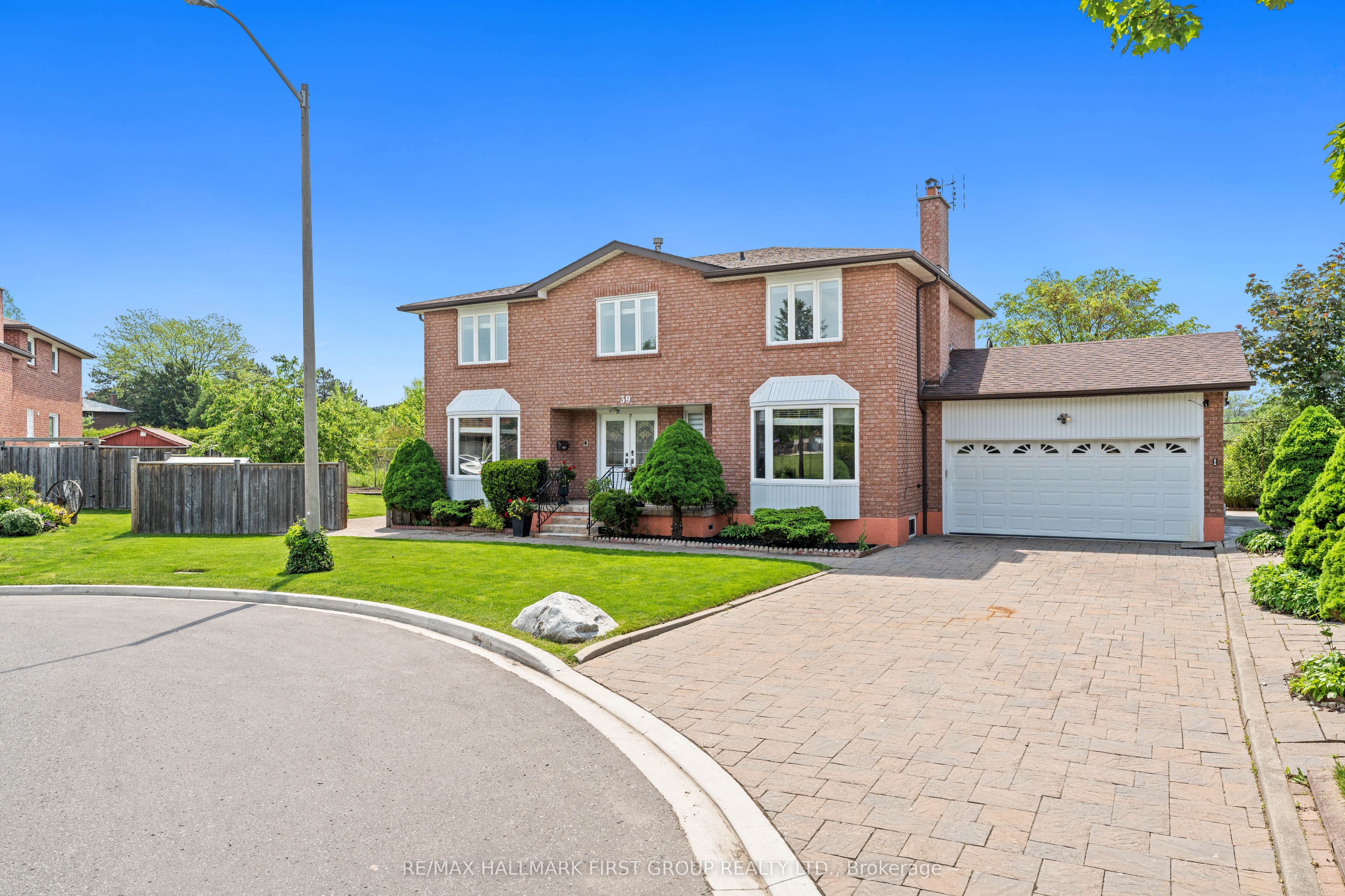 39 Lord Sydenham Crt, Scarborough, Ontario M1W3S4 For Sale | HouseSigma