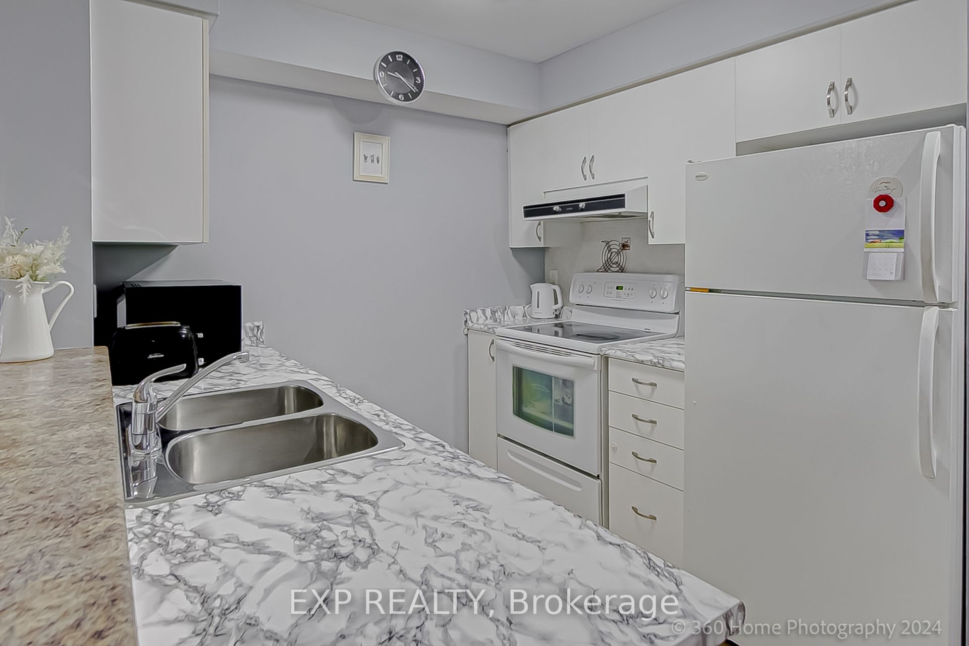 426 - 3650 Kingston Rd, Scarborough, Ontario M1M3X9 For Sale | HouseSigma