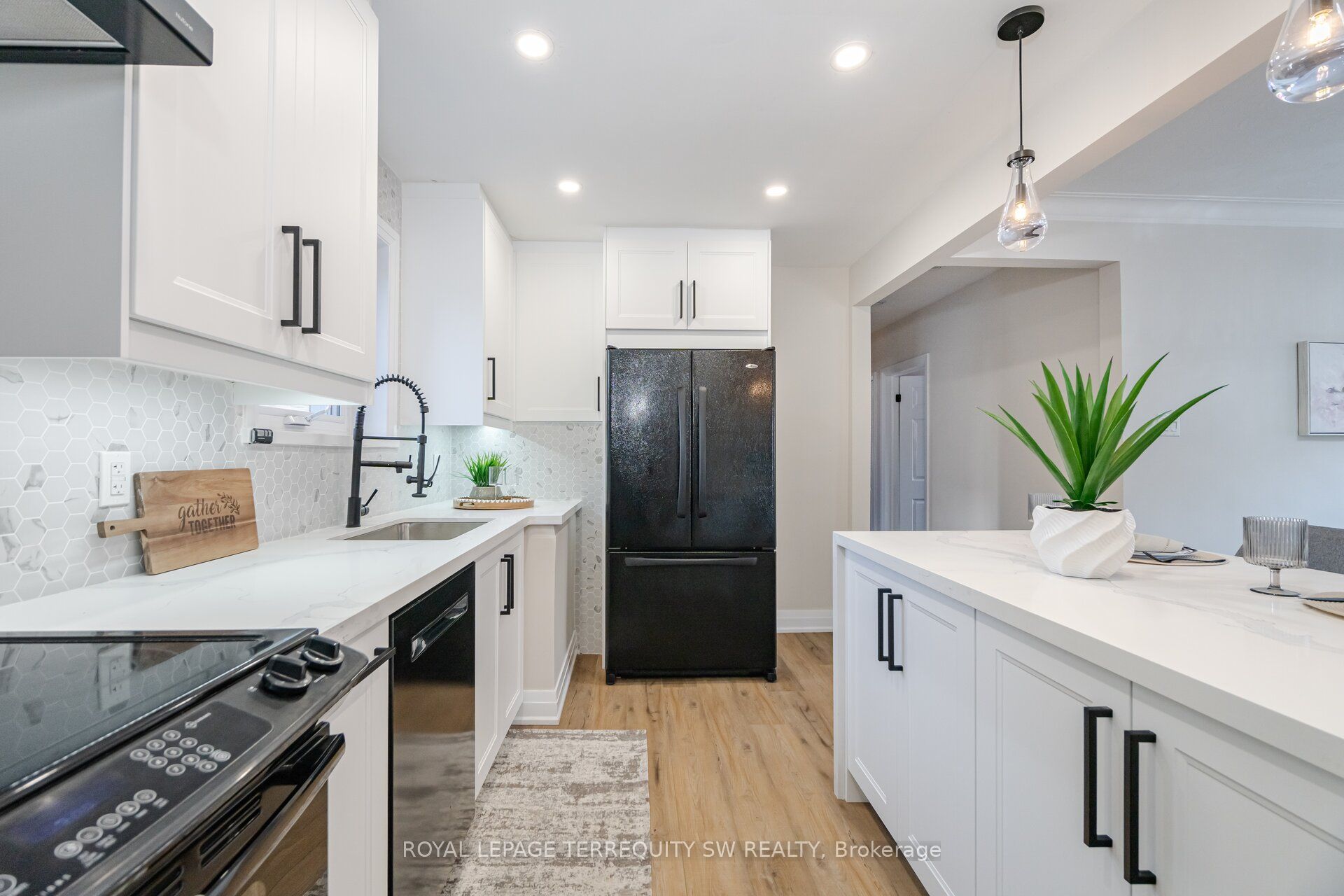 Ontario Real Estate, MLS, For Sale, Sold | HouseSigma