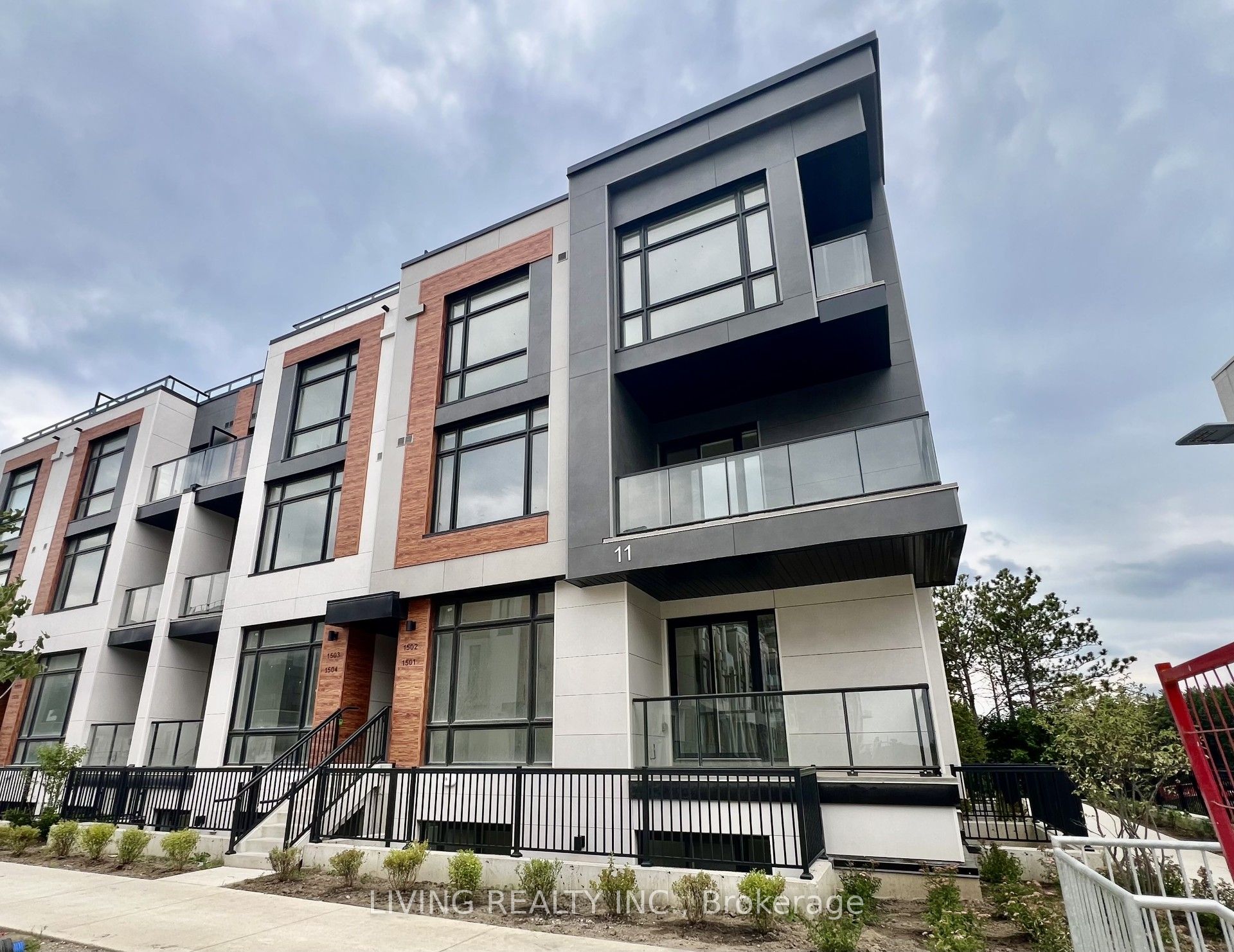 1502 - 11 David Eyer Rd, Richmond Hill, Ontario L4S0N3 Listing History ...