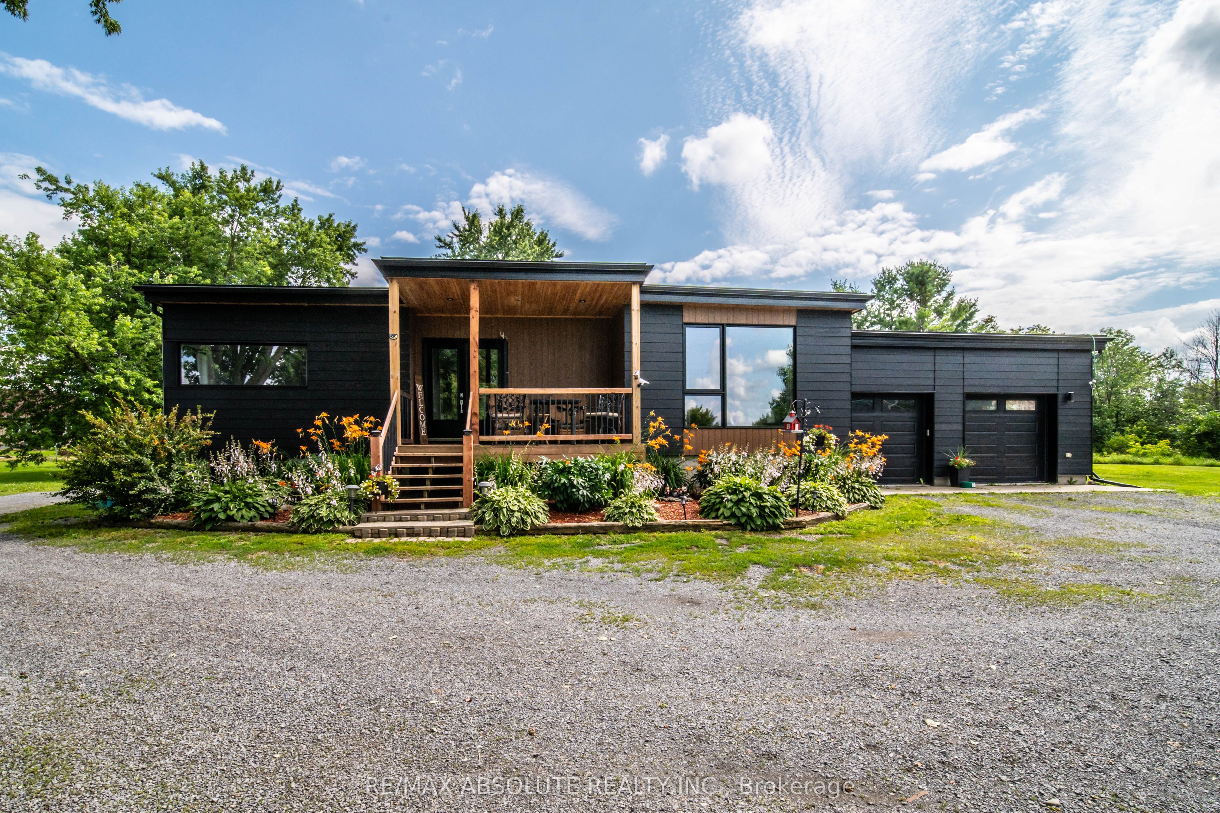 887 Route 400 Rd Road E, Russell, Ontario K4R1E5 Sold History | HouseSigma